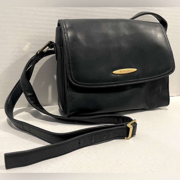 Koltov | Bags | Koltov Navy Leather Built In Wallet Crossbody Bag ...